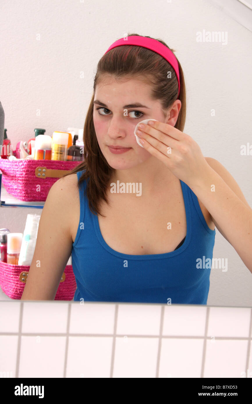 Girl going through mirror hi-res stock photography and images - Alamy