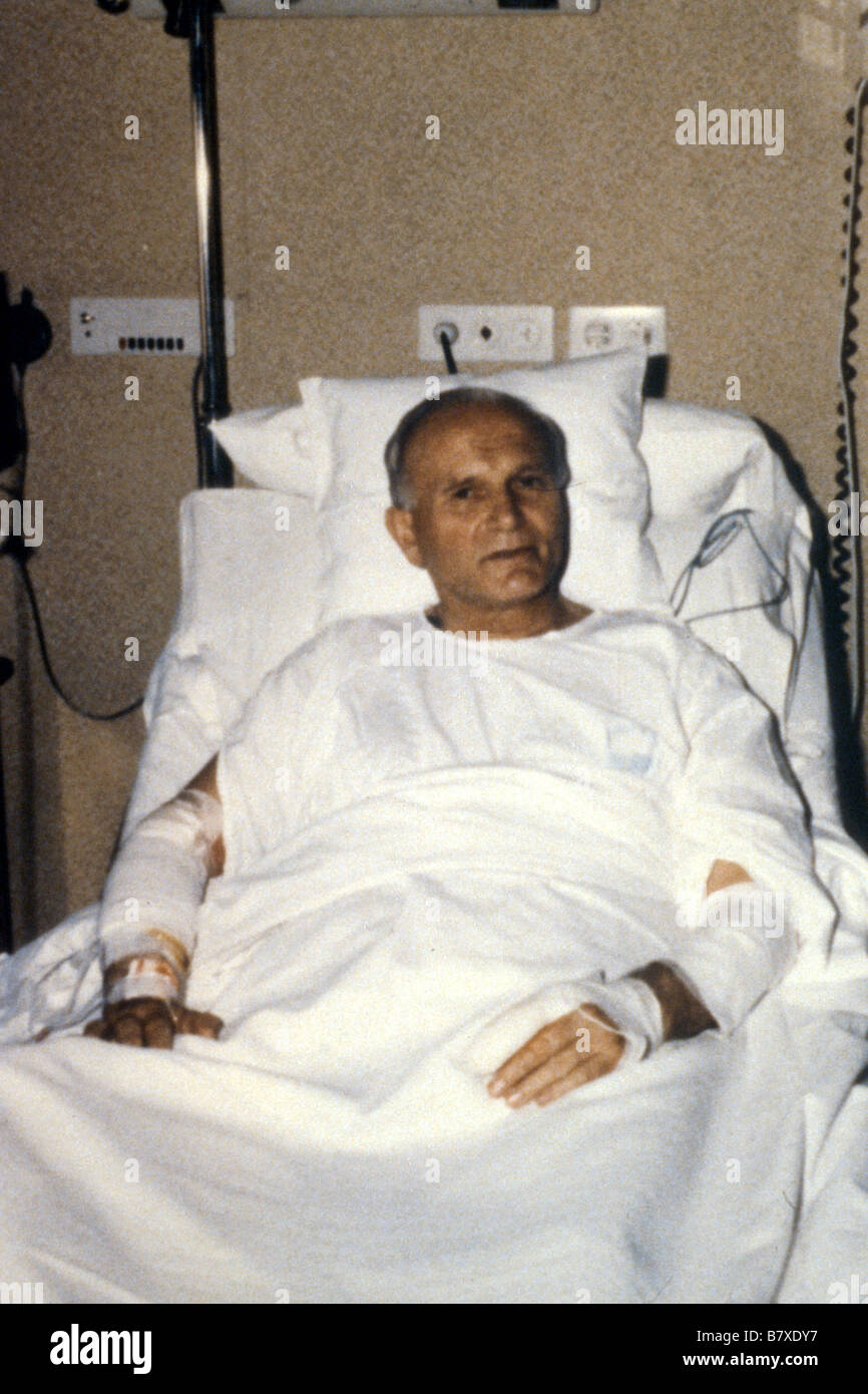 Pope john paul ii 1981 hi-res stock photography and images - Alamy