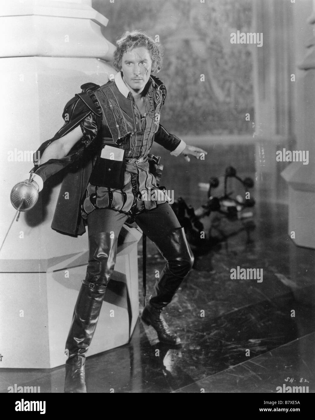 Errol flynn sea hawk 1940 hi-res stock photography and images - Alamy