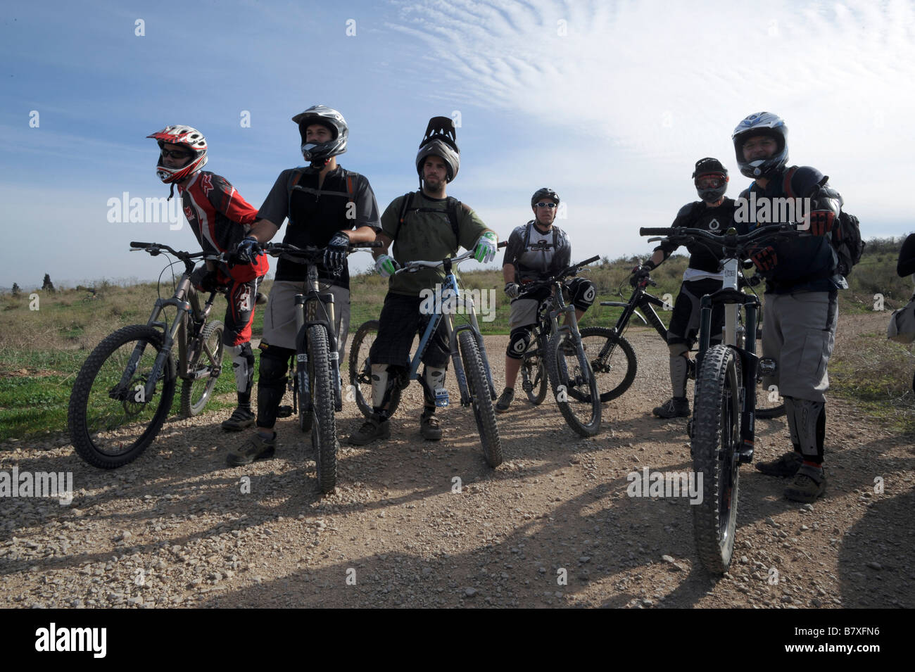 Group bikers riding mountain bikes hi-res stock photography and images ...