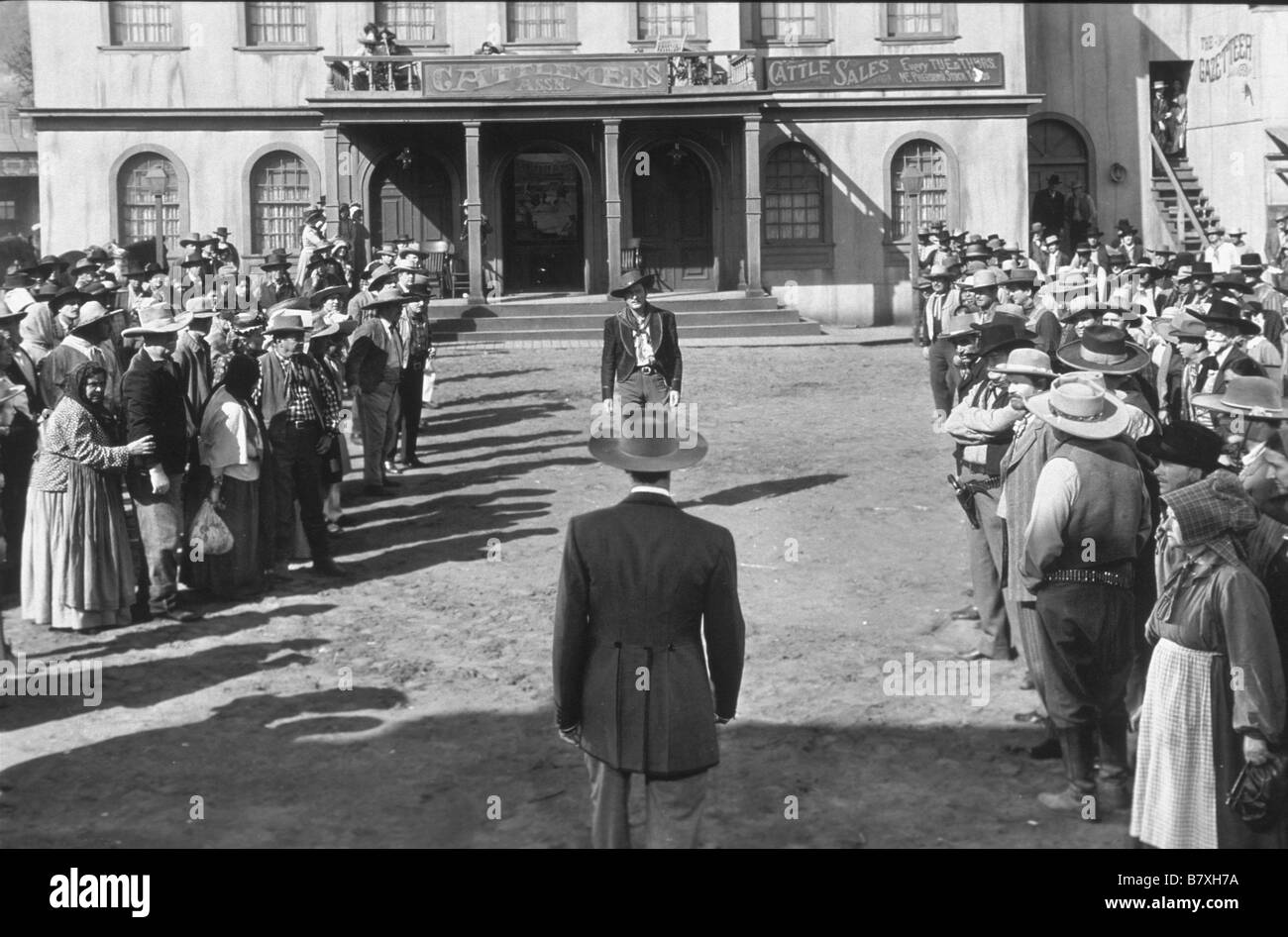 San Antonio San Antonio Year: 1945 USA Errol Flynn Director: David ...