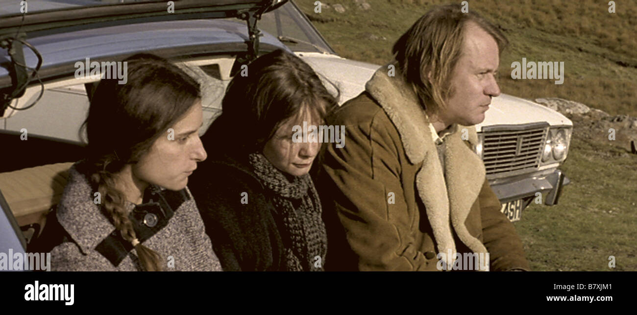 Breaking the Waves Year: 1996 Director: Lars von Trier Katrin Cartlidge ...