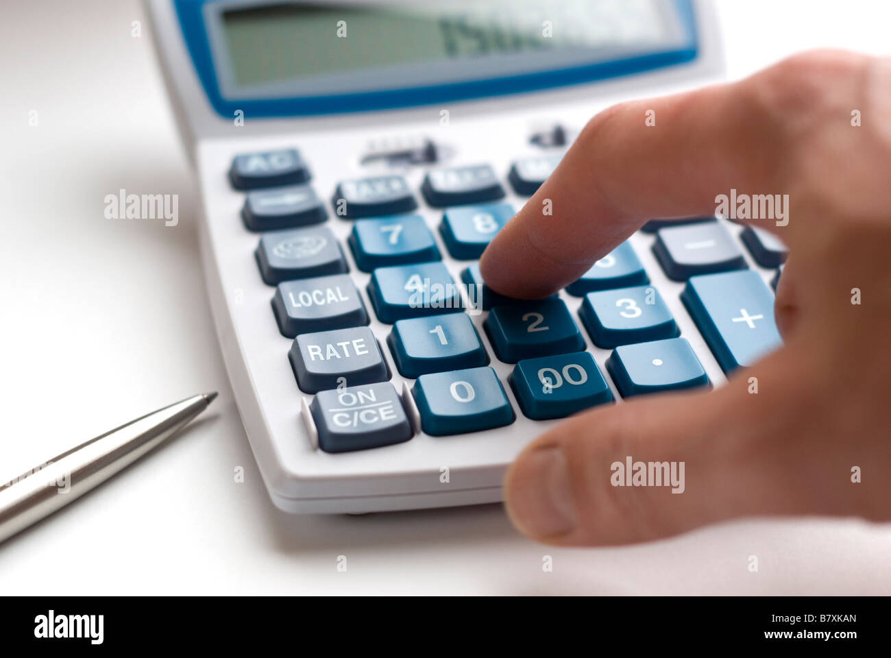 Hand with pen hi-res stock photography and images - Alamy