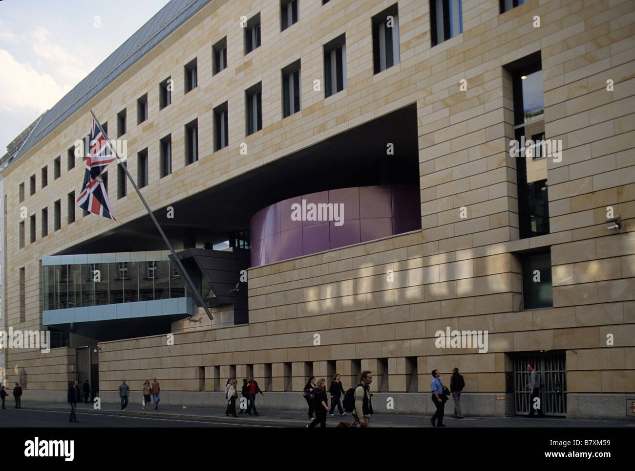 Architects stirling and wilford hi-res stock photography and images - Alamy