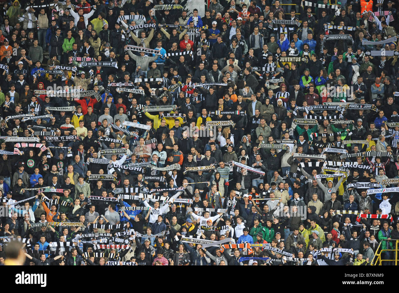 Juventus stadium with fans hi-res stock photography and images - Alamy
