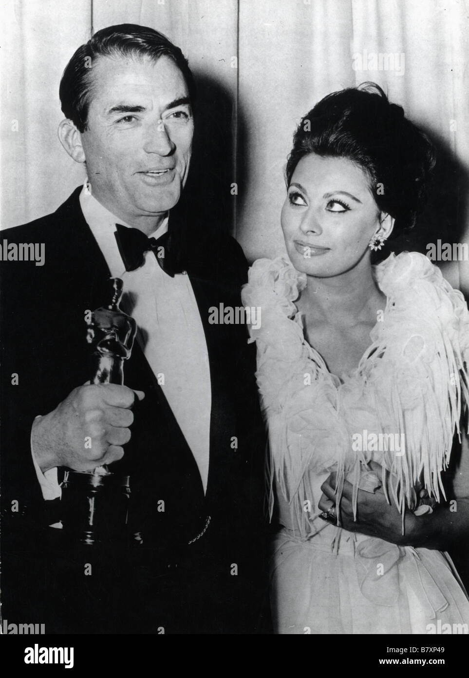 Gregory peck actor 1963 oscar hi-res stock photography and images - Alamy