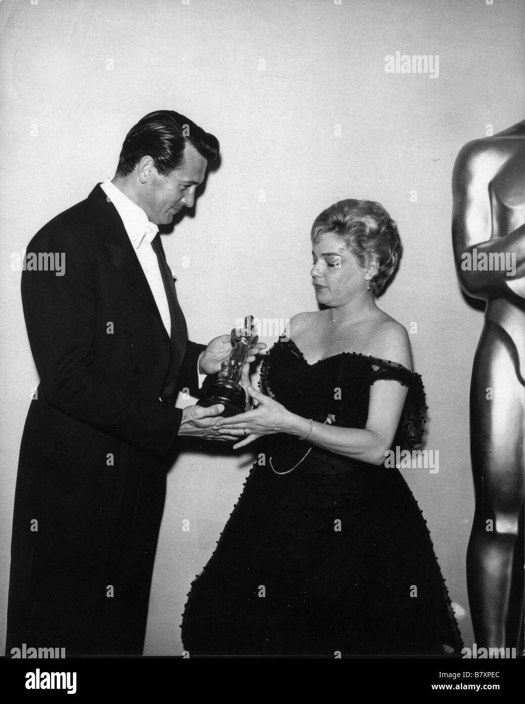 Actress simone signoret hi-res stock photography and images - Alamy