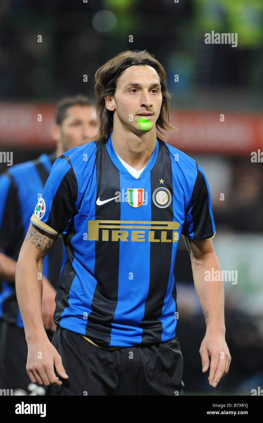 Zlatan ibrahimovic 2008 hi-res stock photography and images - Alamy