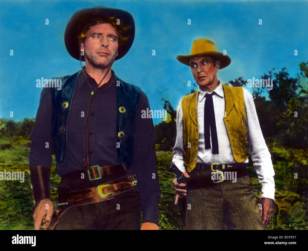 Vera Cruz Year: 1954 USA Gary Cooper, Burt Lancaster Director: Robert ...