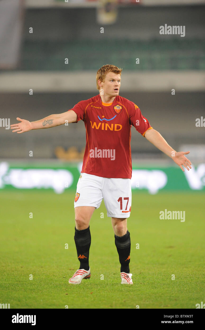John arne riise hi-res stock photography and images - Alamy