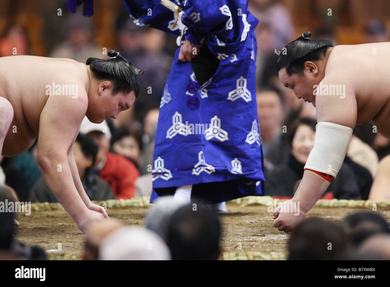 Asashoryu hi-res stock photography and images - Alamy