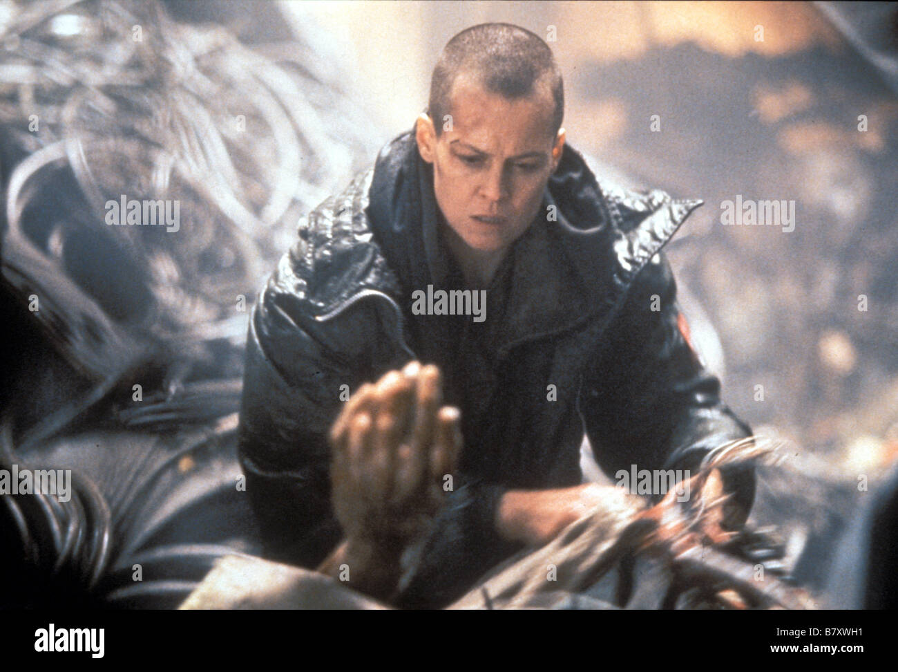 Alien 3 Year: 1992 USA Sigourney Weaver USA 1992 Director: David ...
