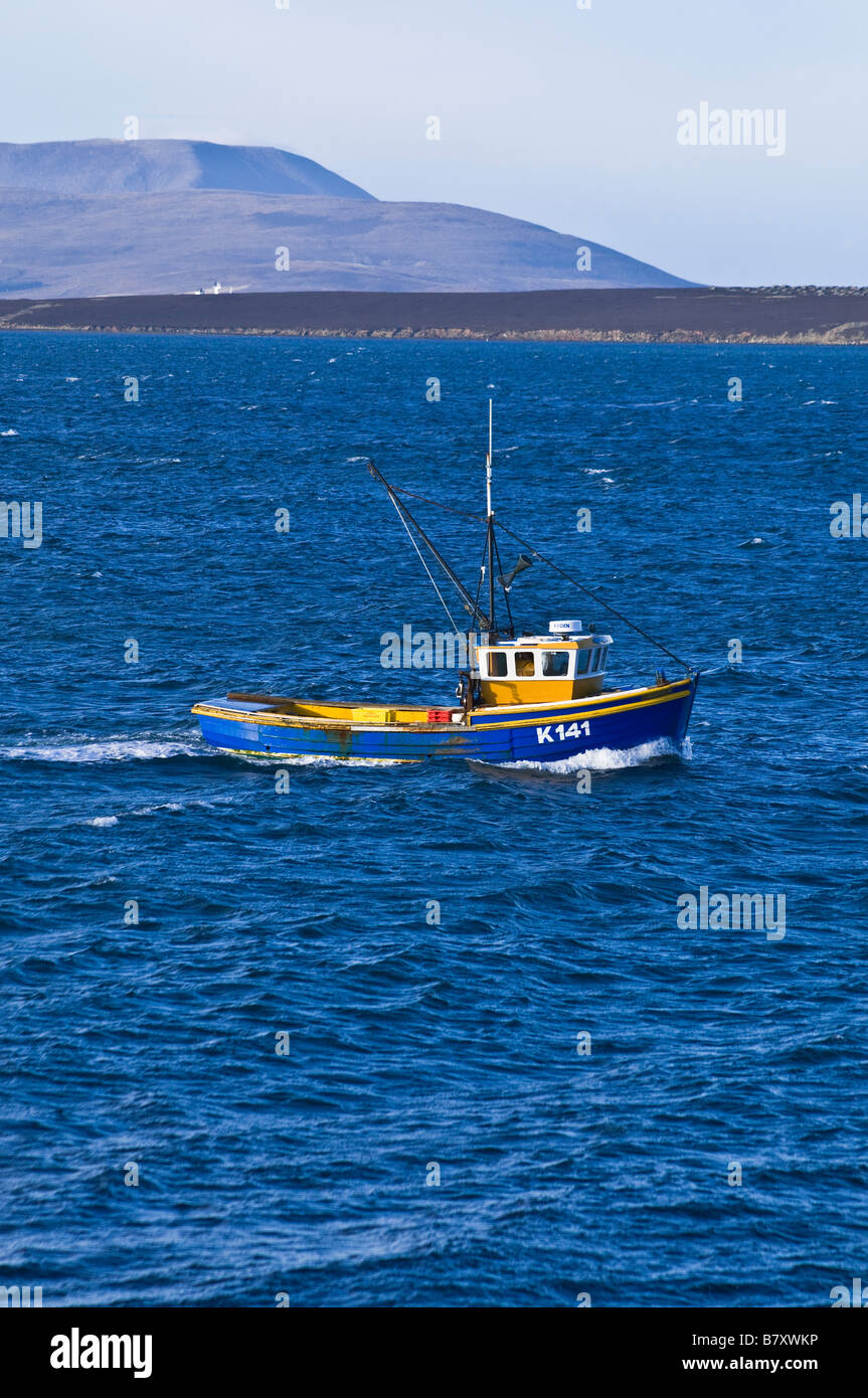 dh FISHING ORKNEY Crab Lobster fishermens boat sailing in Scapa Flow ...