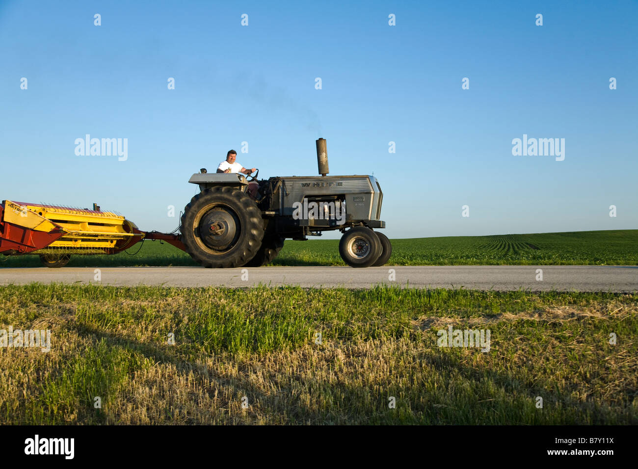 How to drive tractor hi-res stock photography and images - Alamy