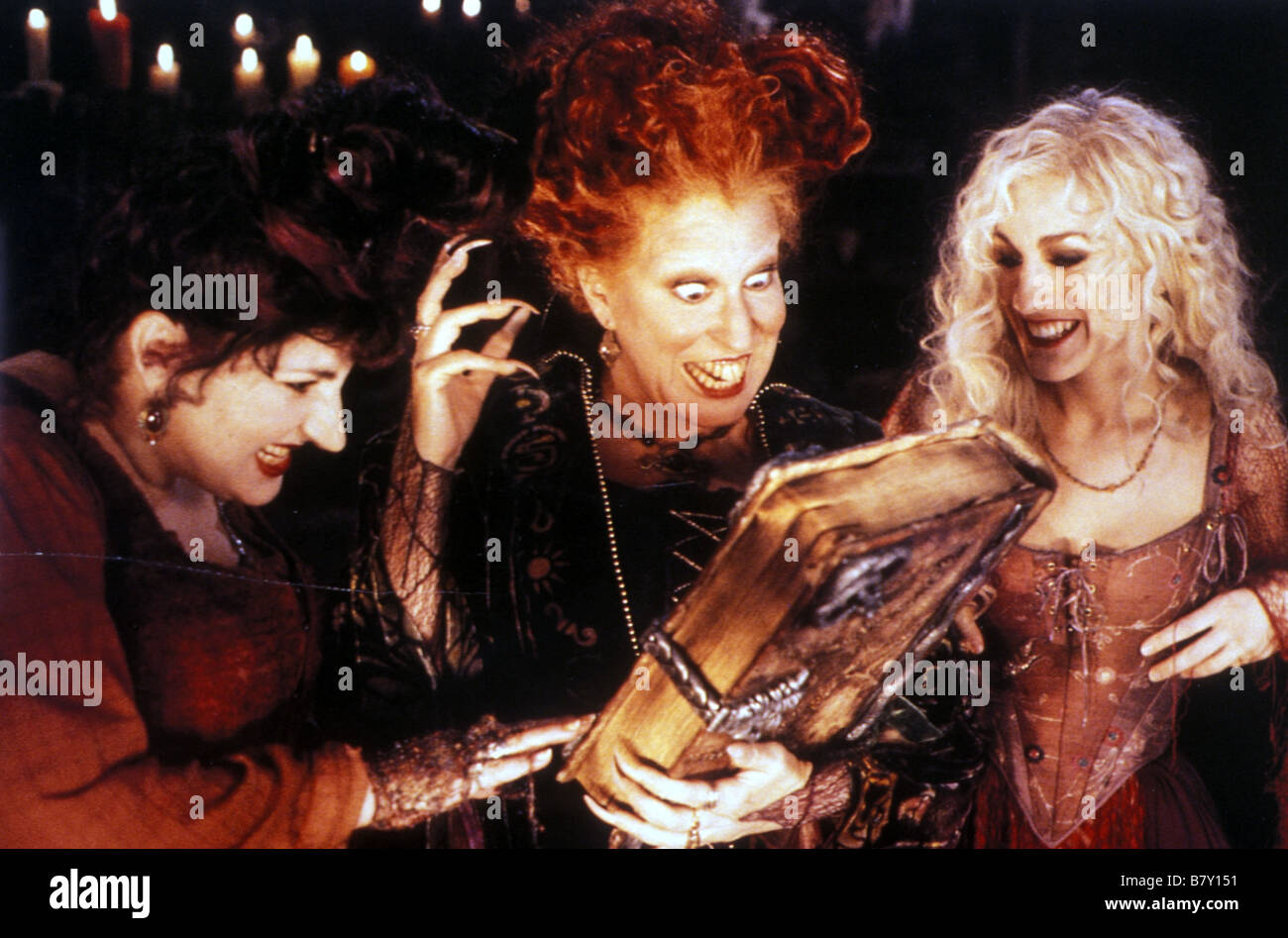Hocus pocus bette midler hi-res stock photography and images - Alamy