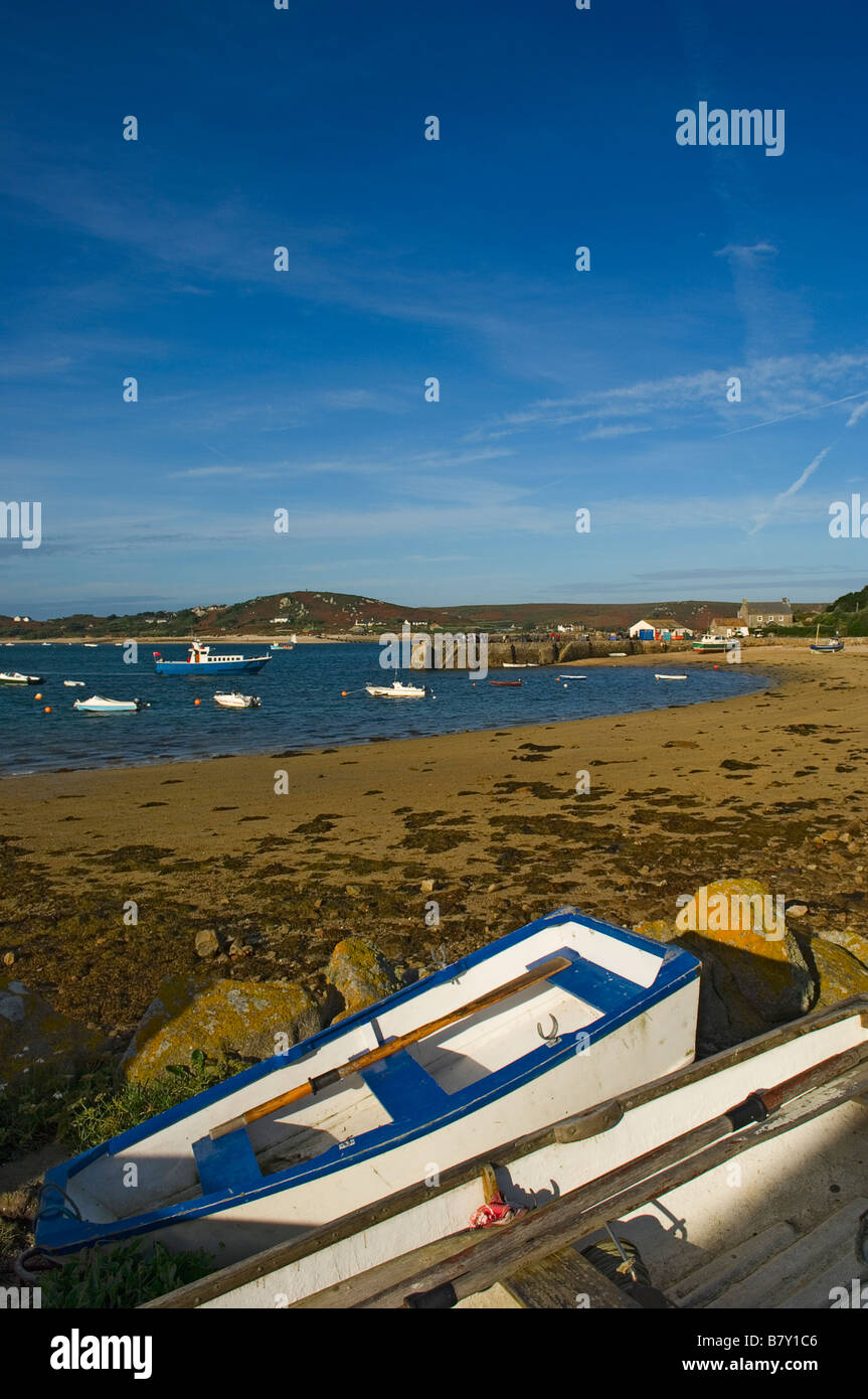 Moored rowing boats on the beach at New Grimsby harbour. Tresco. Isles ...