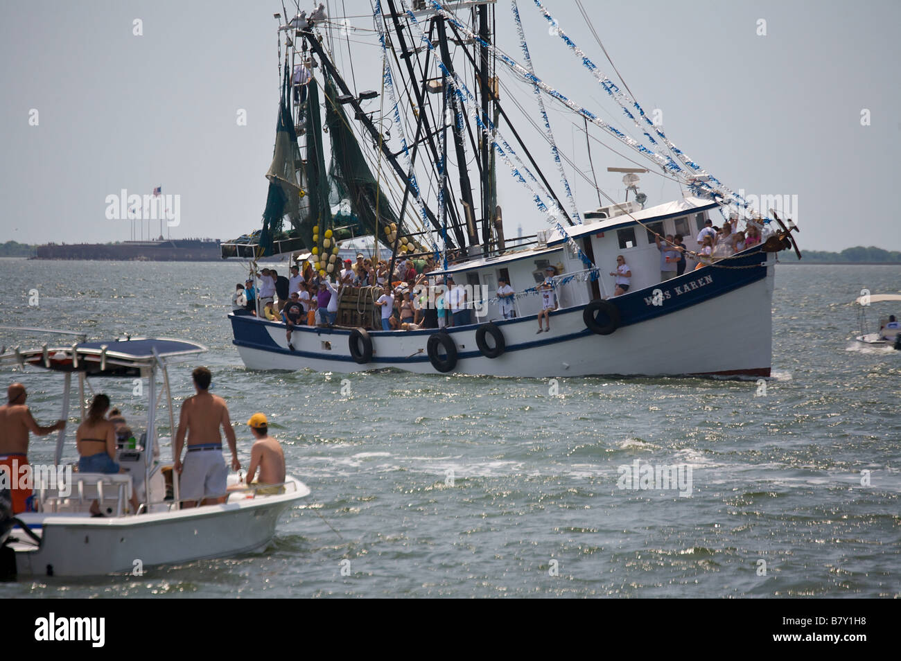 Shrimp fishing boats south carolina hi-res stock photography and images ...