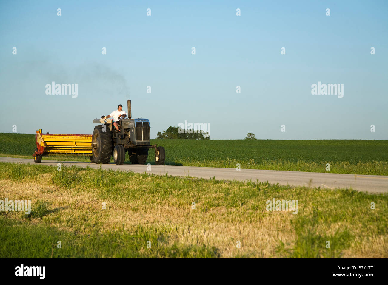 How to drive tractor hi-res stock photography and images - Alamy