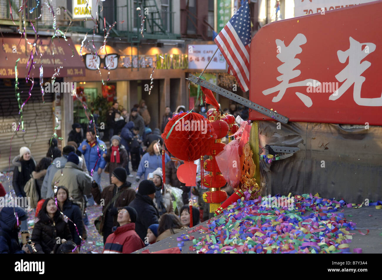 Thousands crowd the streets of New York City s Chinatown to celebrate ...