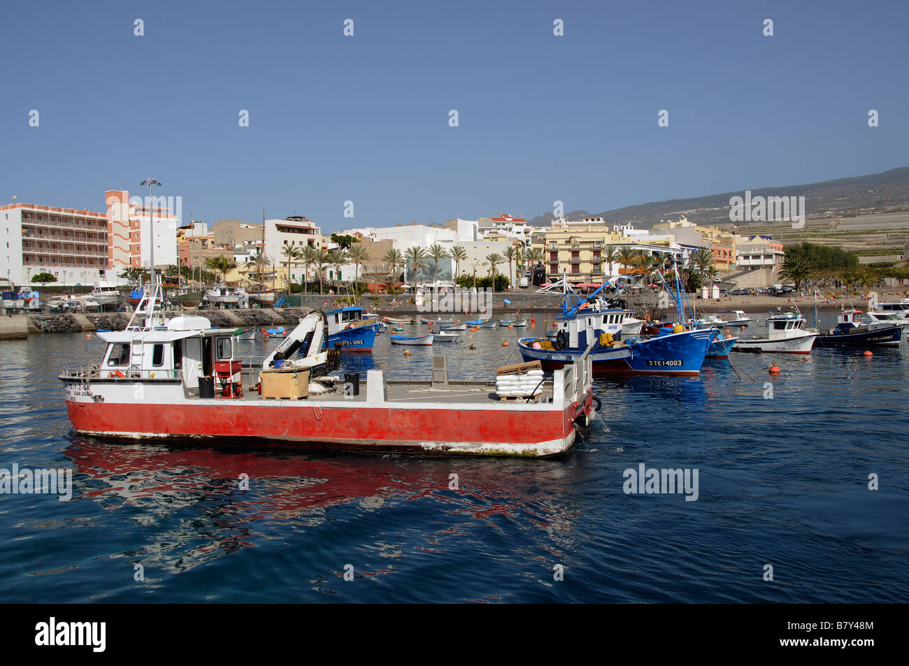 Fish farming vessel the Oceano San Juan Dos enters port of San Juan ...