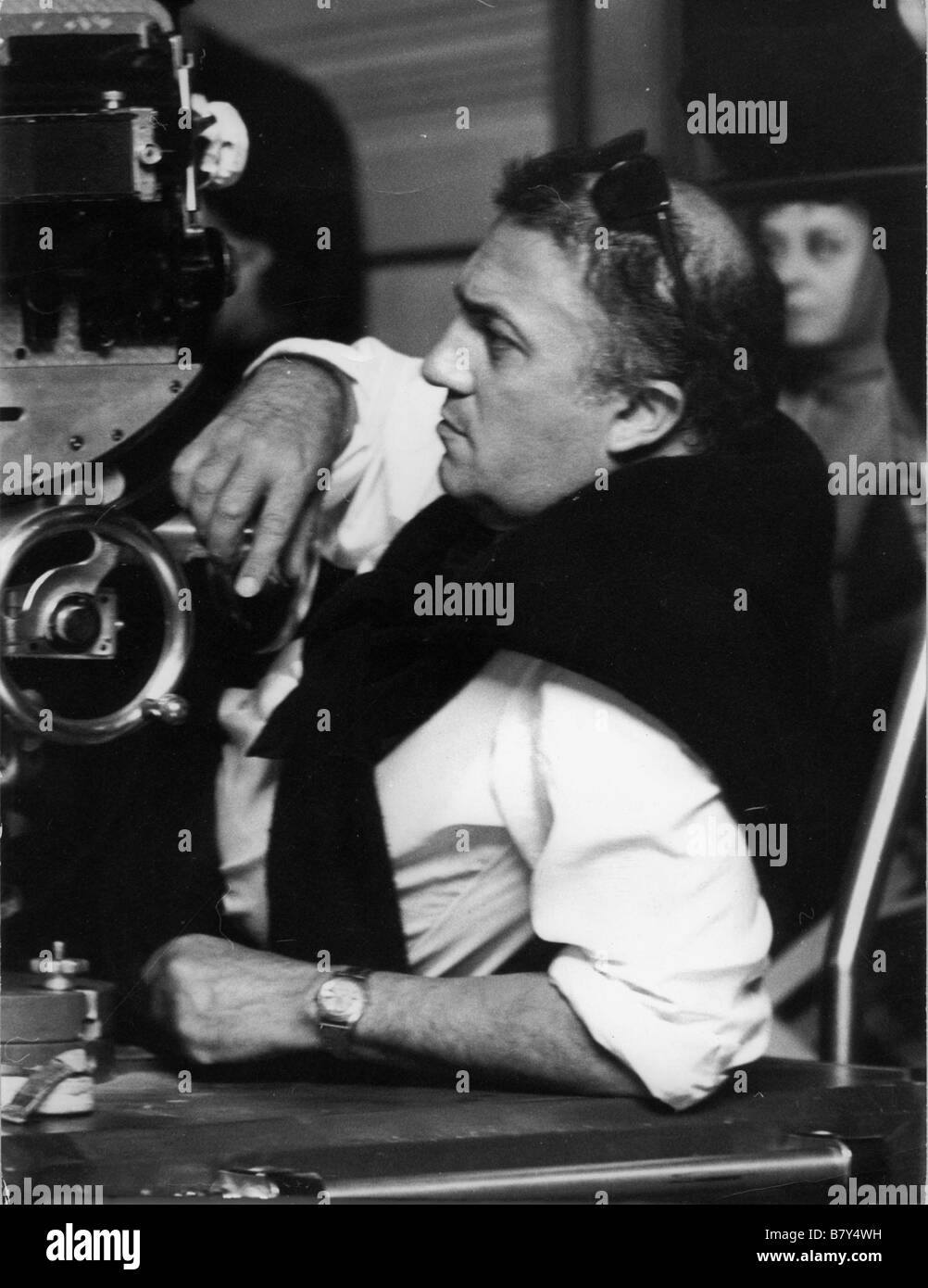 Federico Fellini en 1964 Stock Photo - Alamy