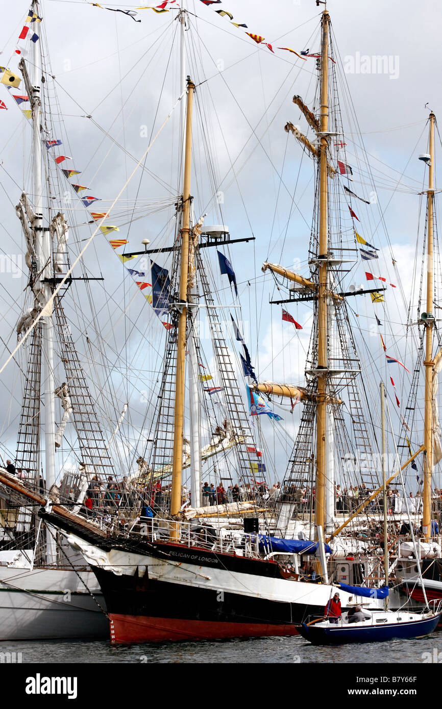 The tall ship pelican london hi-res stock photography and images - Alamy