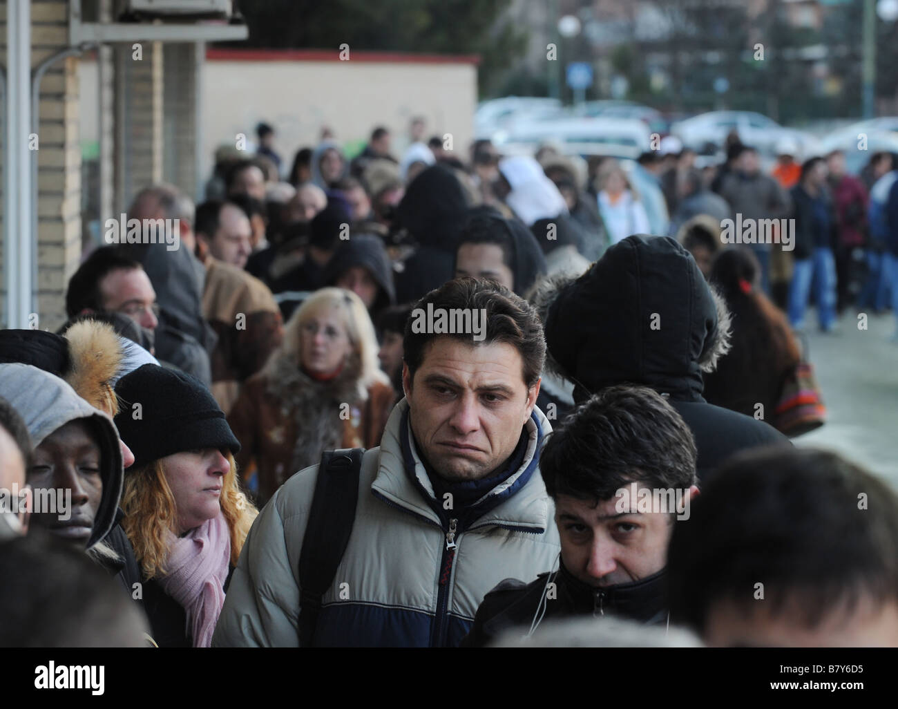 Unemployment queue hi-res stock photography and images - Alamy