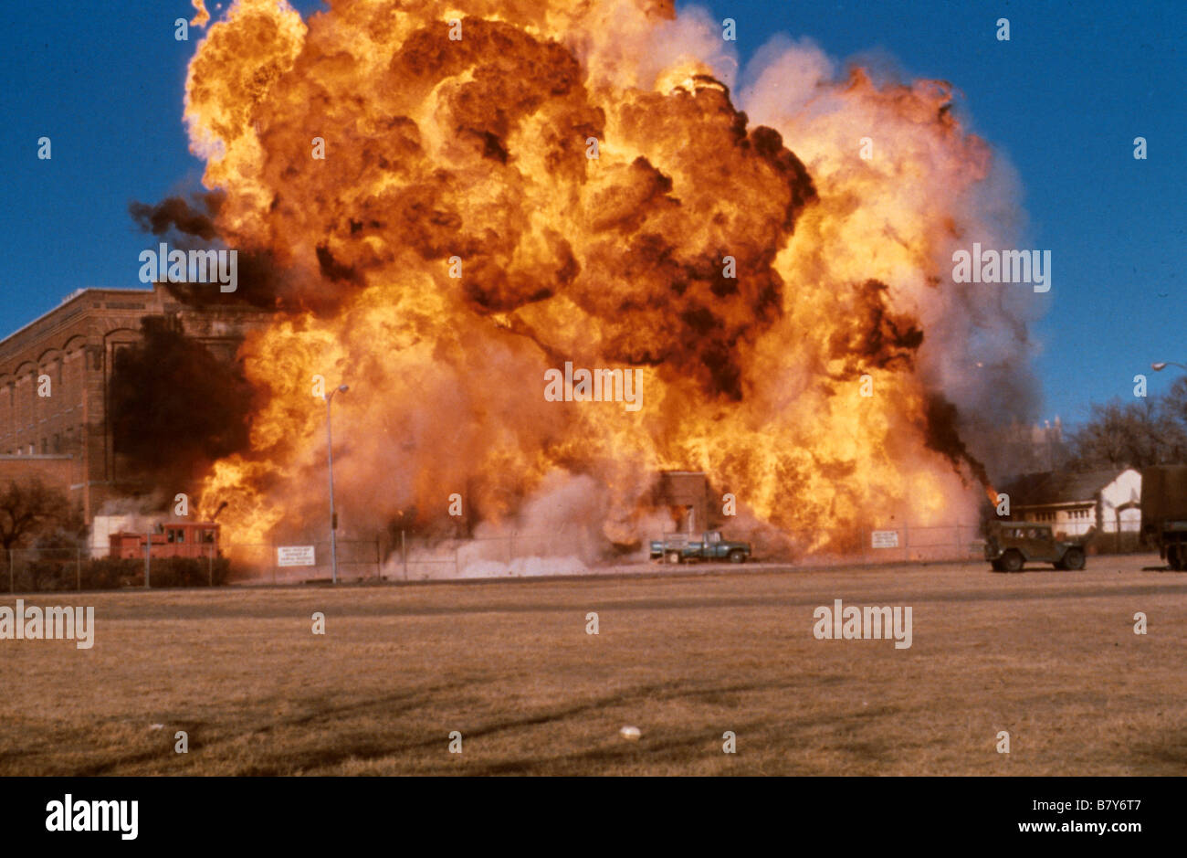 Explosion film hi-res stock photography and images - Alamy