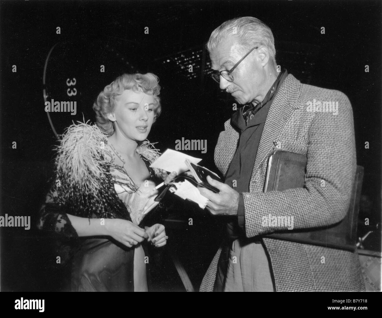 Frank Tuttle Frank Tuttle Joanne Dru, Frank Tuttle tournage on the set ...