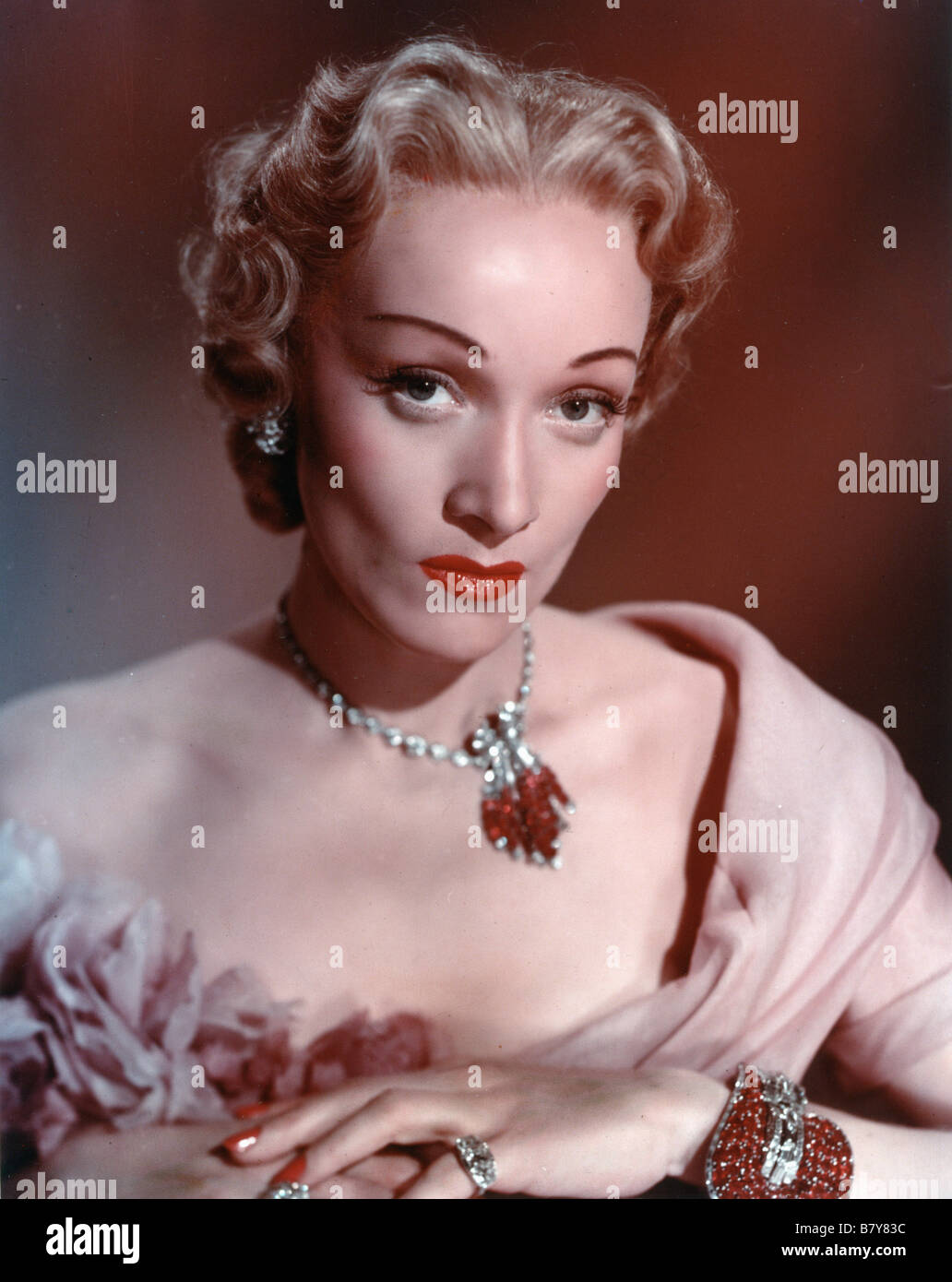 Marlene dietrich portrait hi-res stock photography and images - Alamy