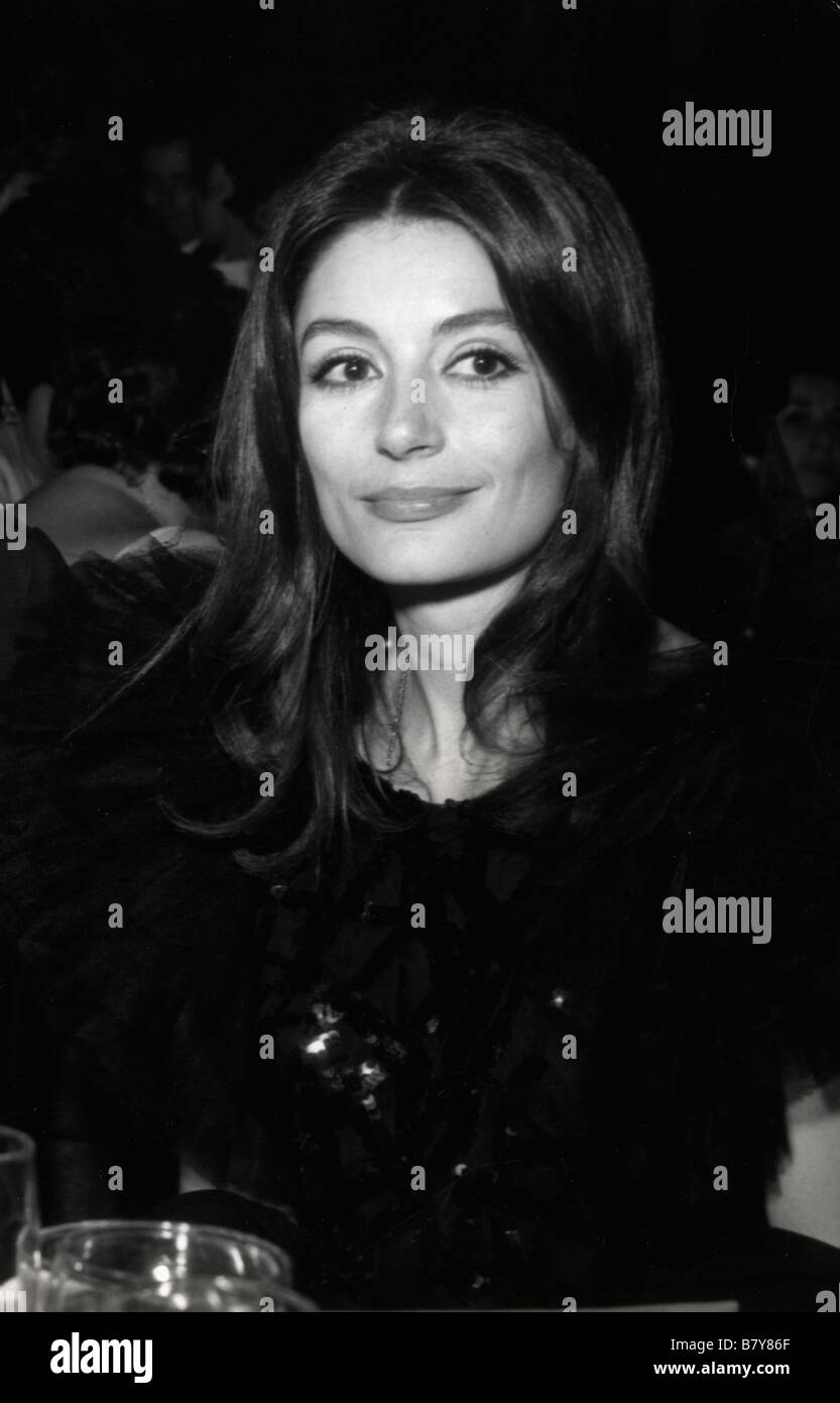 Anouk aimée hi-res stock photography and images - Alamy