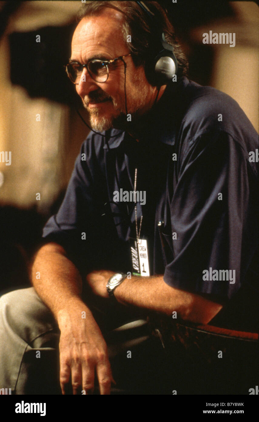 Scream 2 Year: 1997 USA Director: Wes Craven Wes Craven Shooting ...