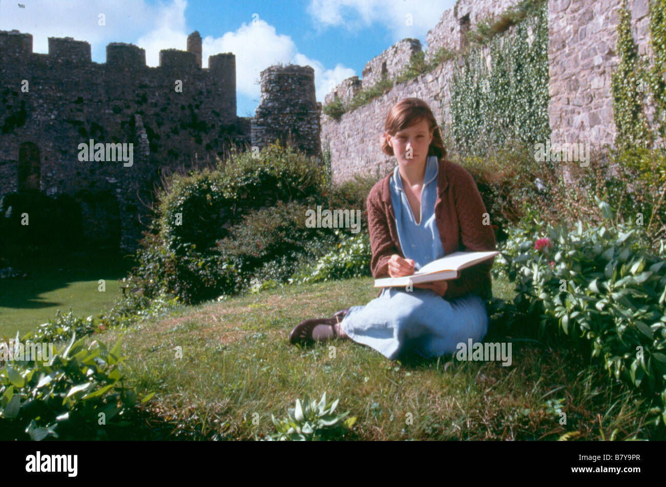 Rose Et Cassandra I Capture The Castle Year 2003 Uk Romola Garai