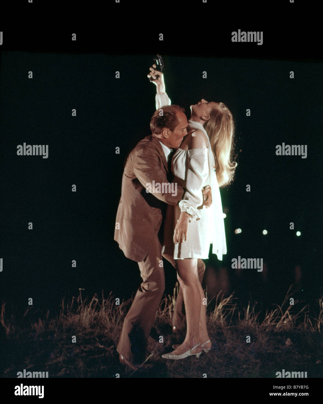 Shirley knight rain people 1969 hi-res stock photography and images - Alamy