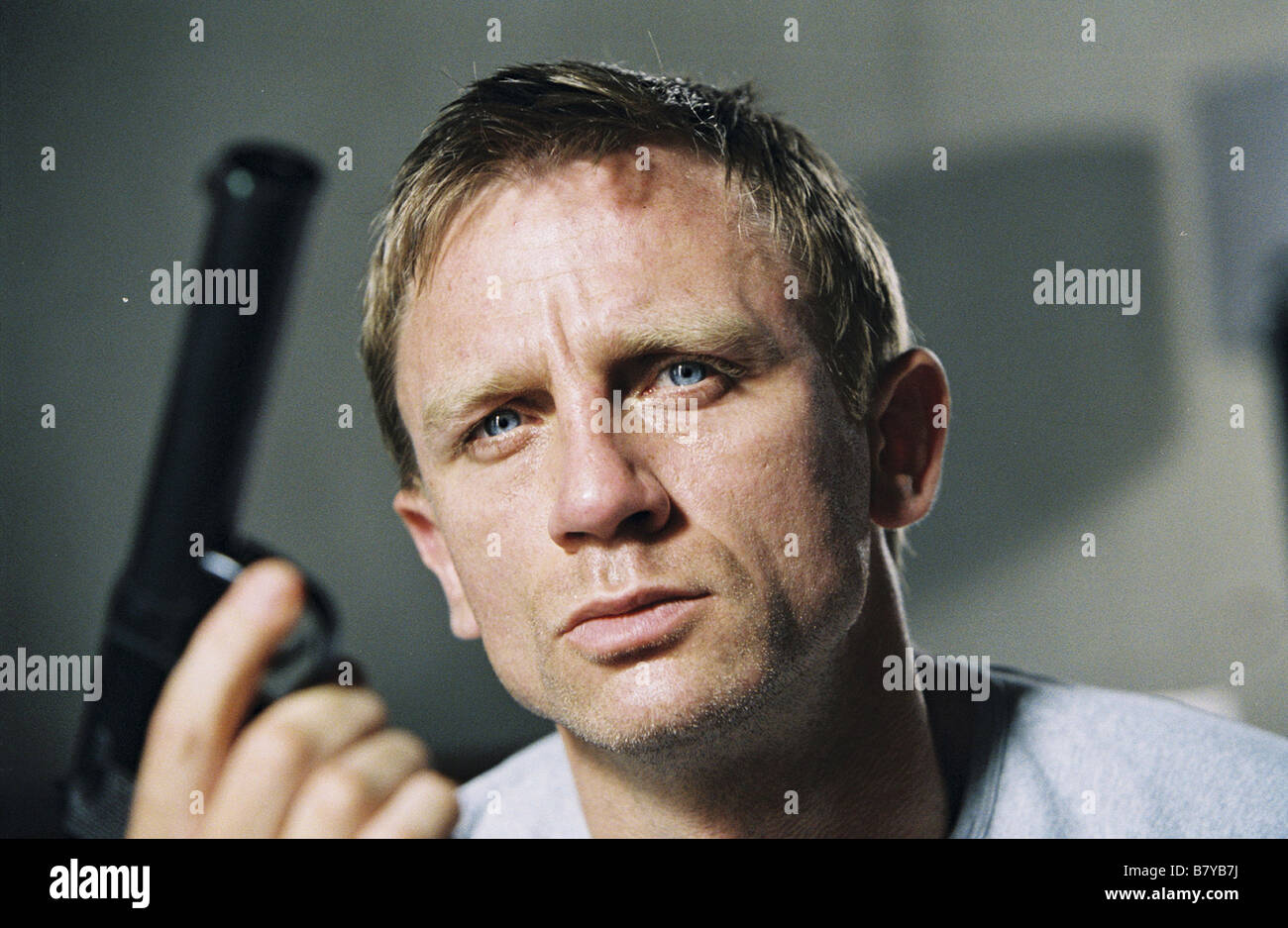 Layer cake daniel craig hi-res stock photography and images - Alamy