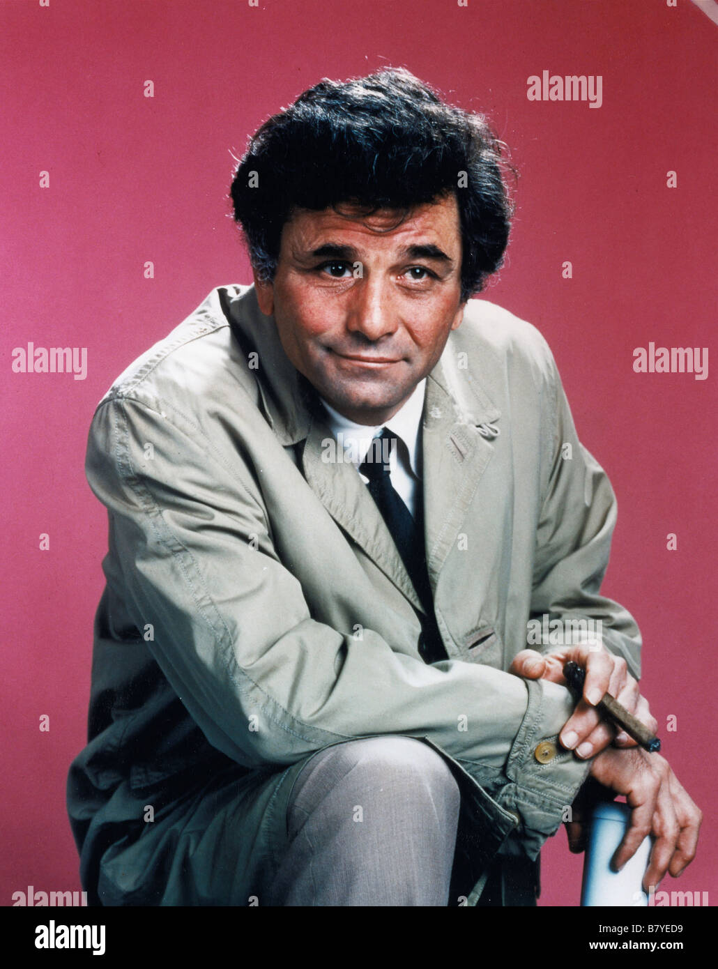 Peter falk columbo smoking hi-res stock photography and images - Alamy