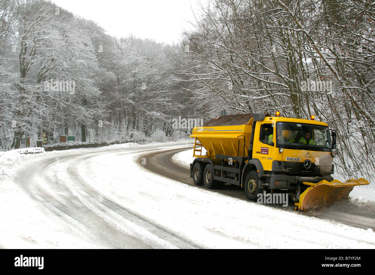 2009 uk snow motorway hi-res stock photography and images - Alamy