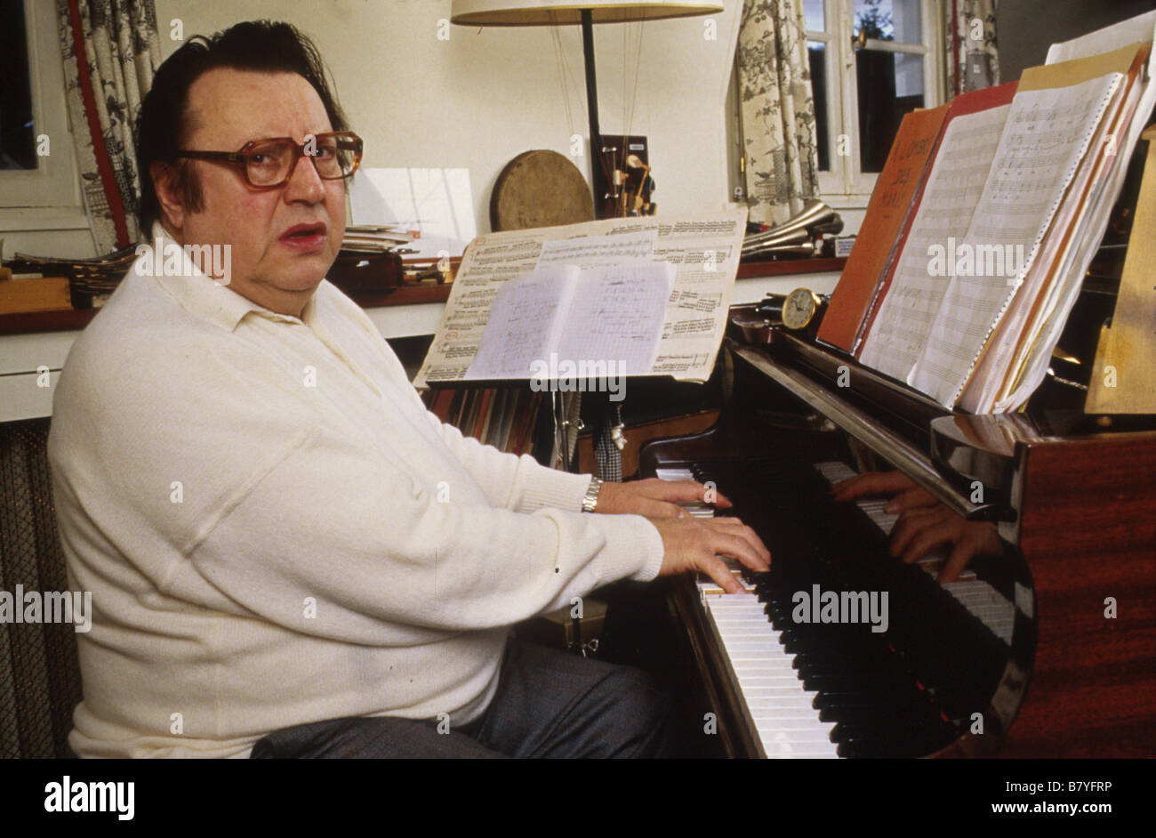 Raymond devos hi-res stock photography and images - Alamy