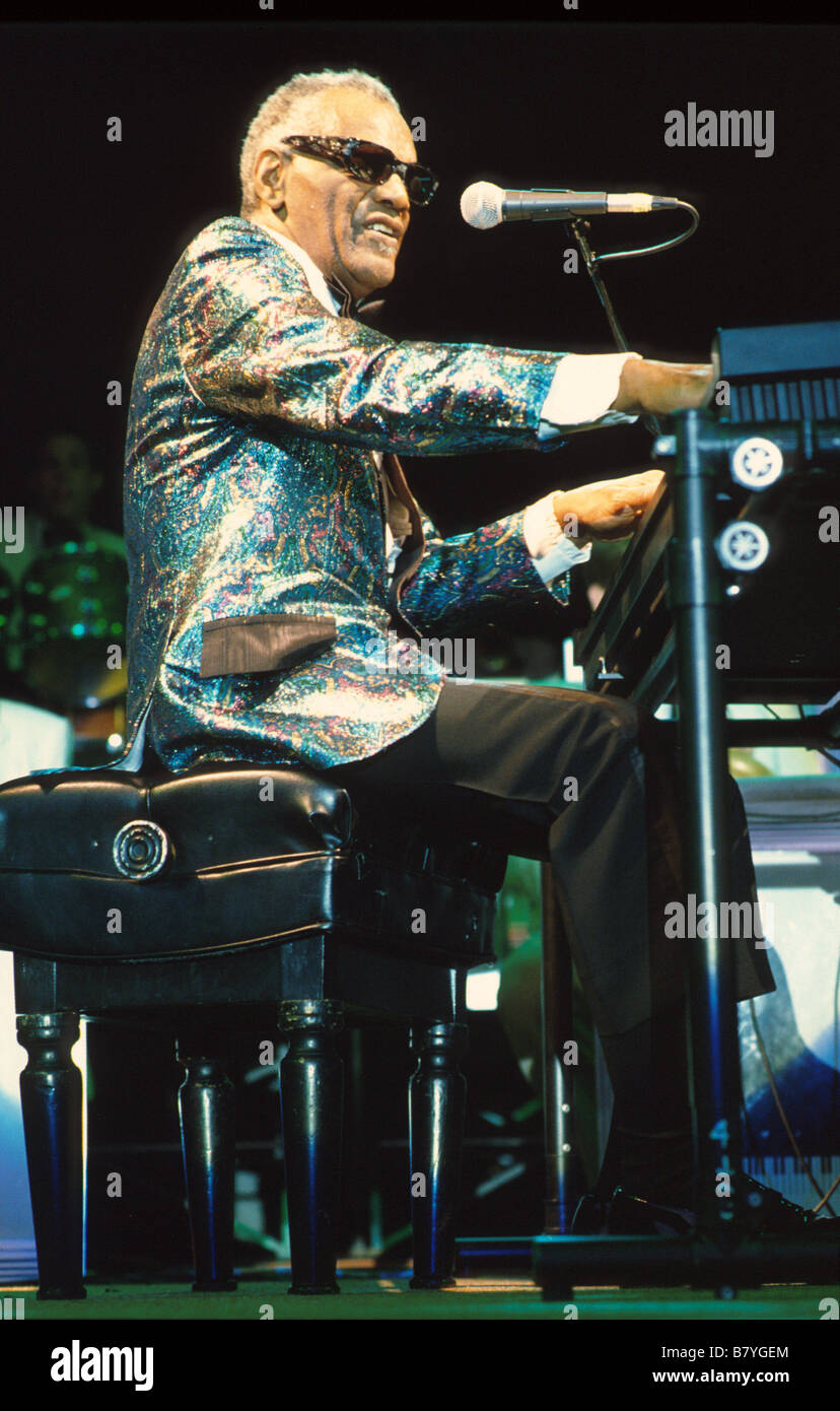 Ray Charles Ray Charles Ray Charles en concert Stock Photo - Alamy