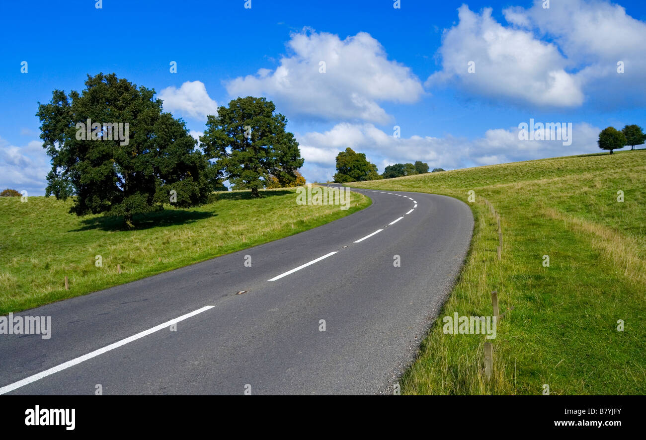 White lines hi-res stock photography and images - Alamy