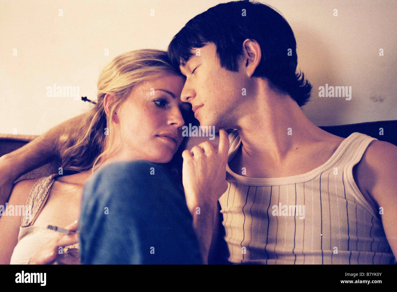 Mysterious skin Year: 2004 USA Elisabeth Shue, Joseph Gordon-Levitt ...