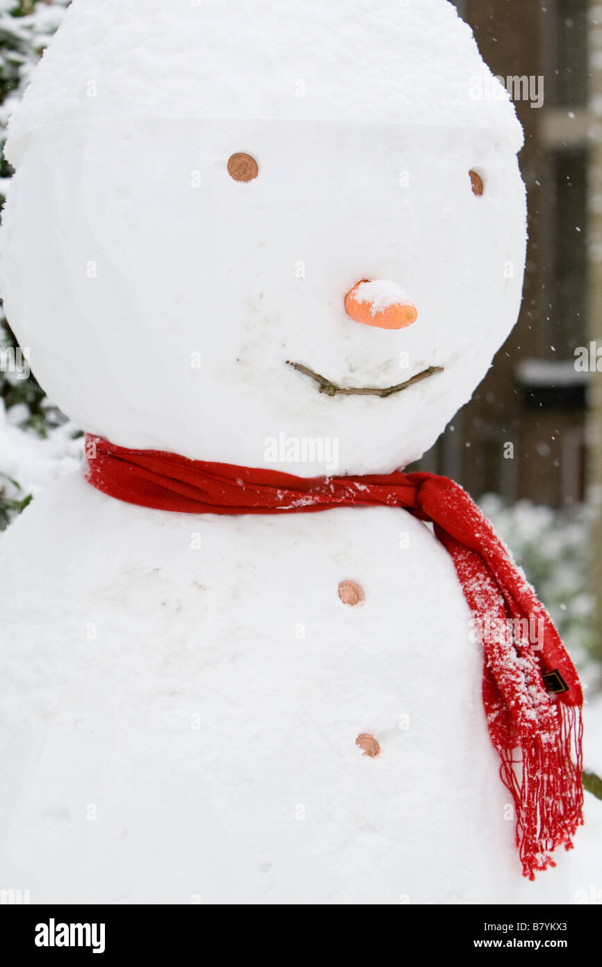 Smiley snowman hi-res stock photography and images - Alamy