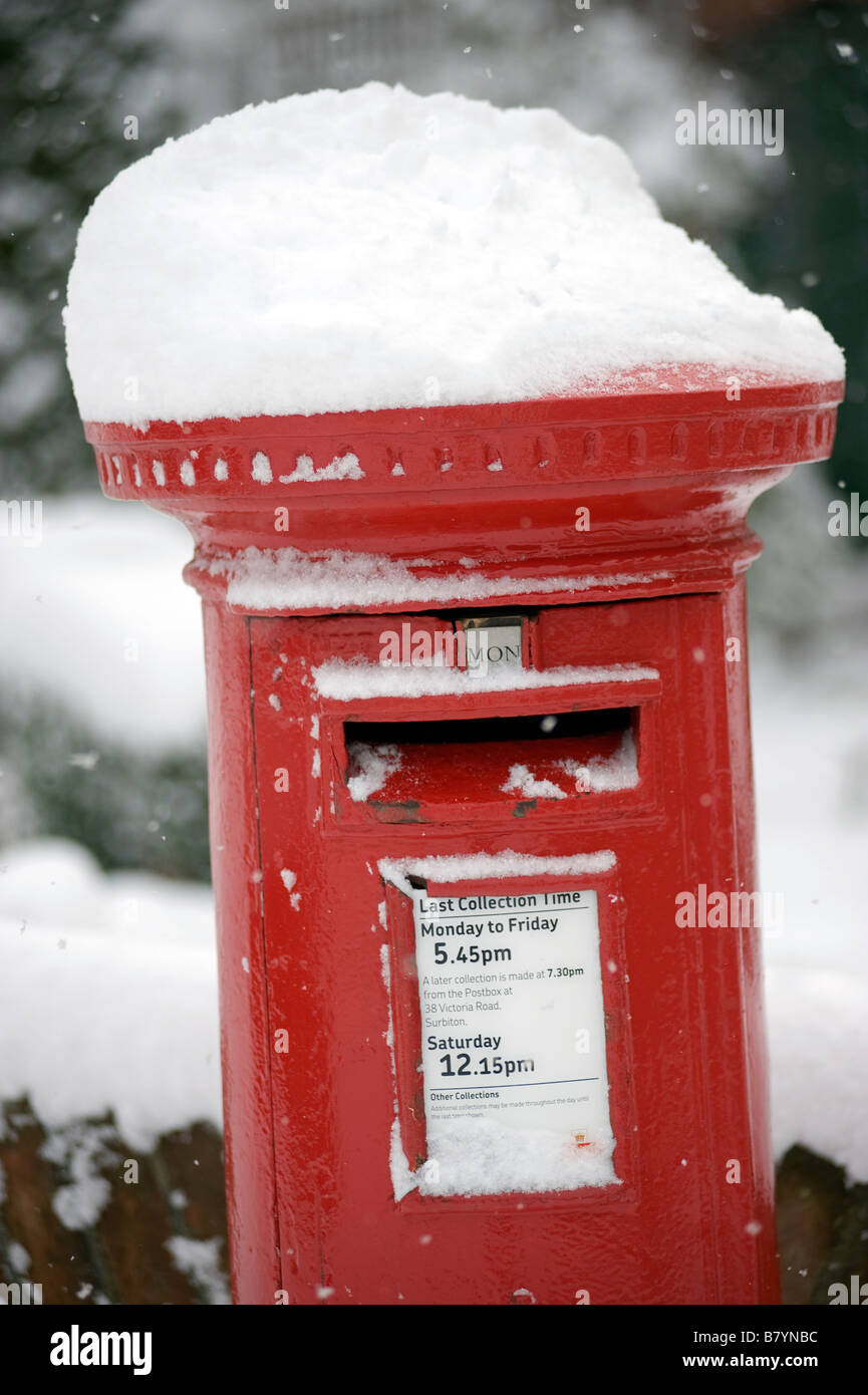 Postbox closure hi-res stock photography and images - Alamy