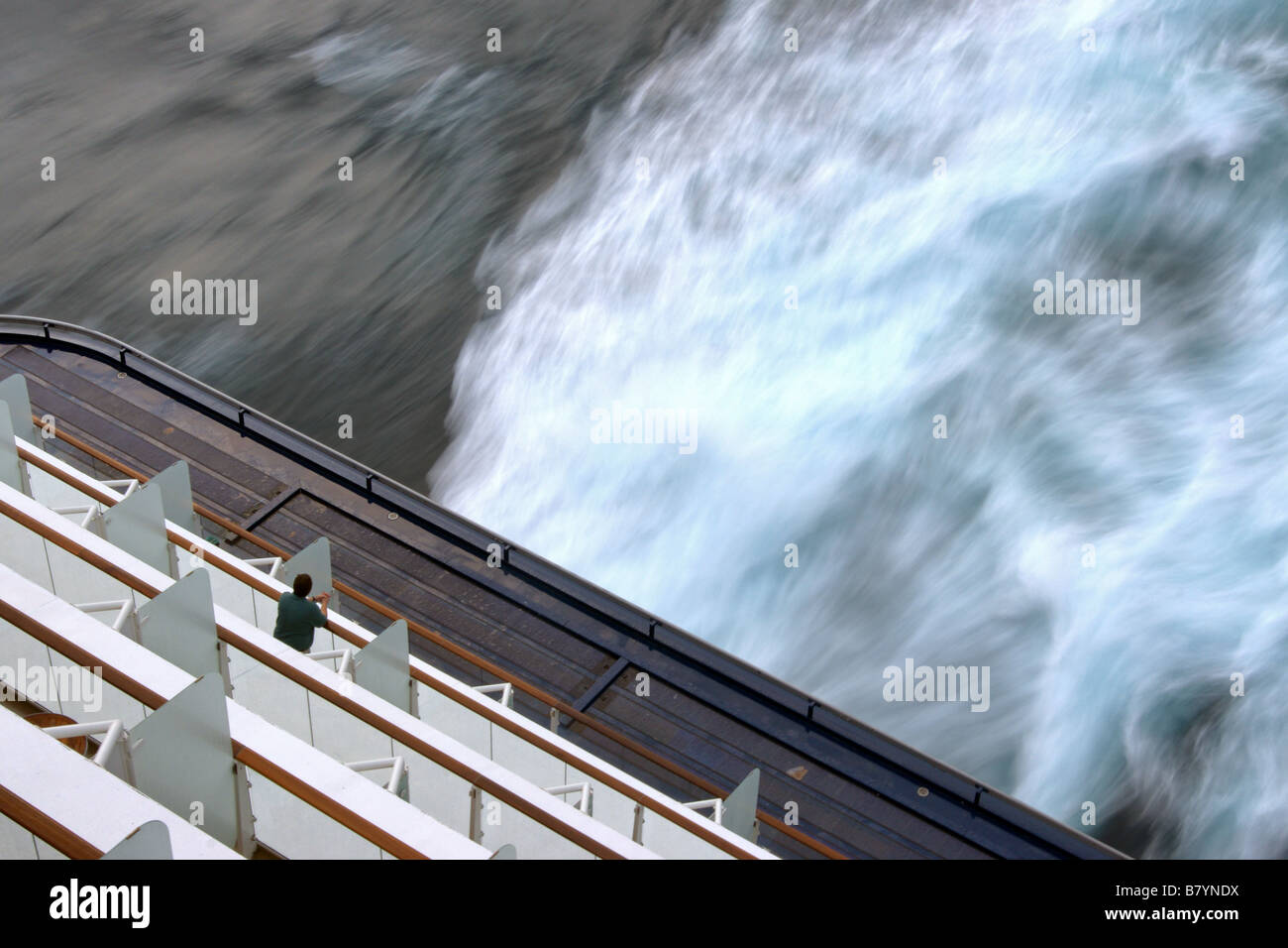Cruise ship at speed 1 Stock Photo - Alamy