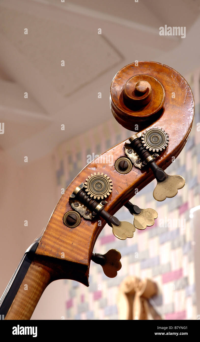 Volute scroll hi-res stock photography and images - Alamy