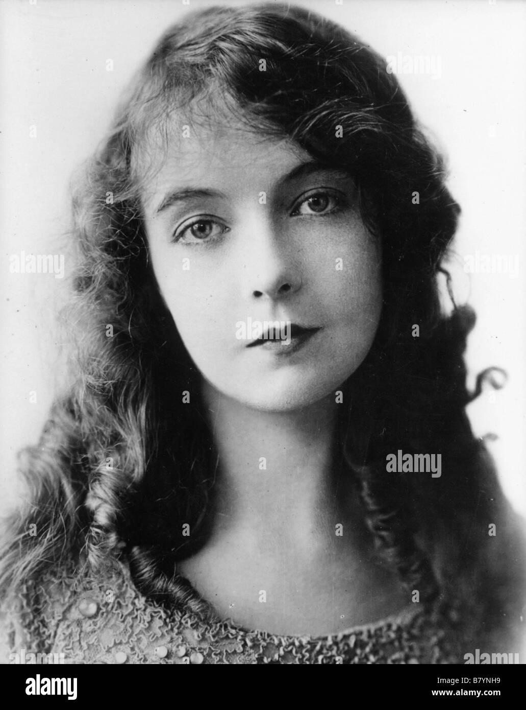 Lillian gish hi-res stock photography and images - Alamy