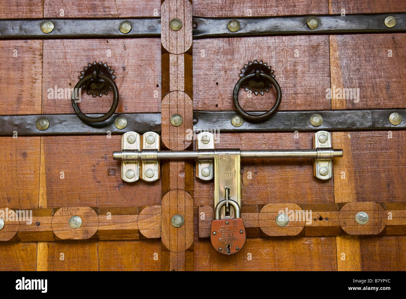 Wooden Door Jhunjhunu Rajasthan India Stock Photo - Alamy