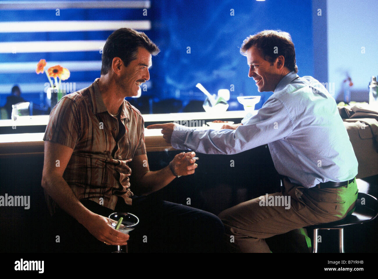 The matador Year: 2005 USA Pierce Brosnan, Greg Kinnear Director ...