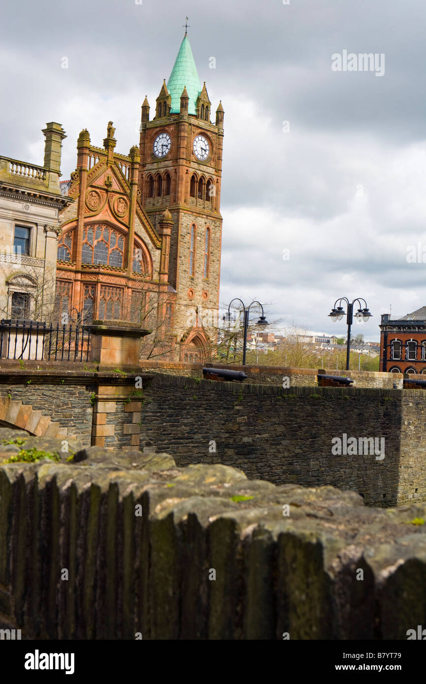 Derry walls hi-res stock photography and images - Alamy