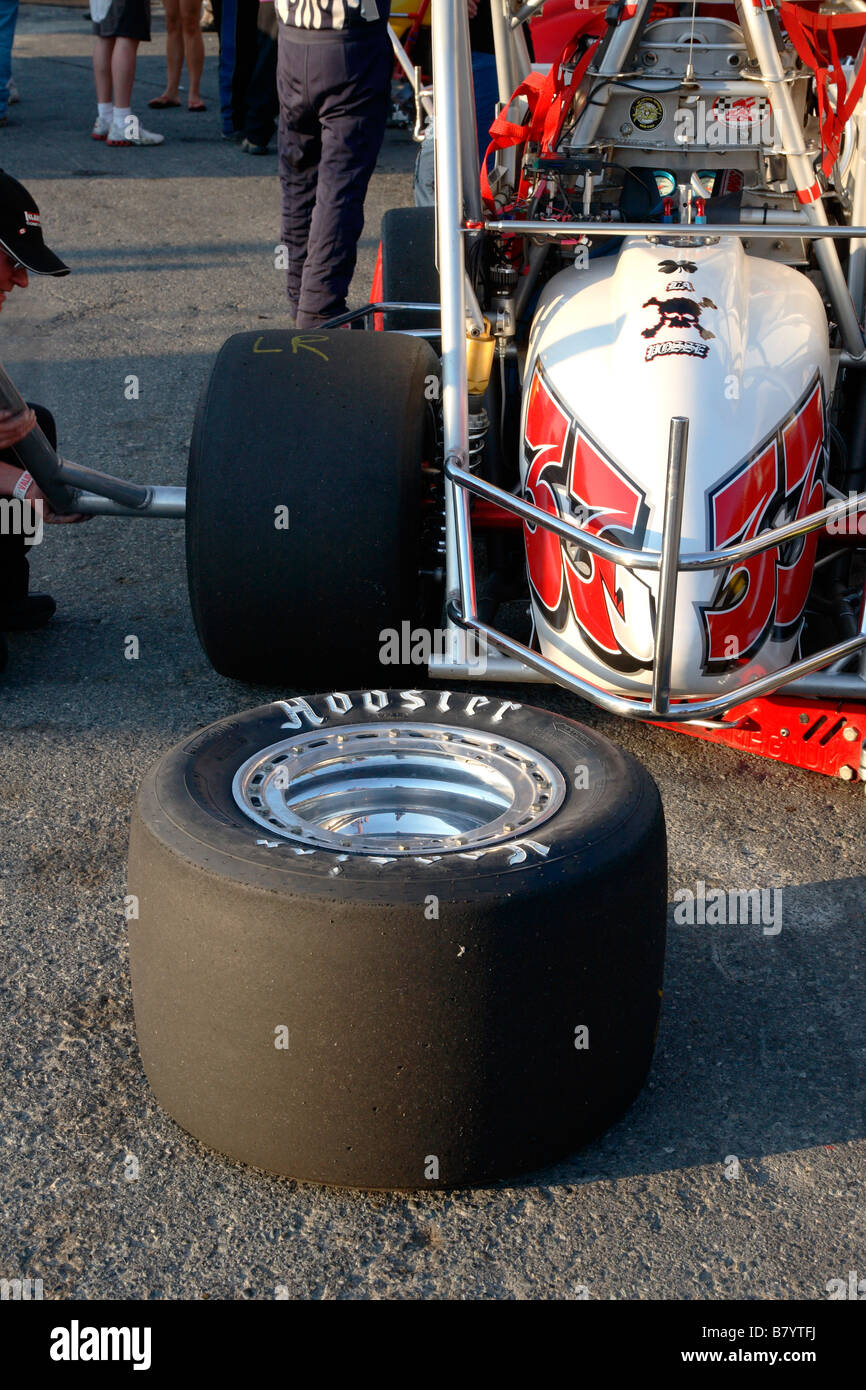 tire change race car Stock Photo - Alamy